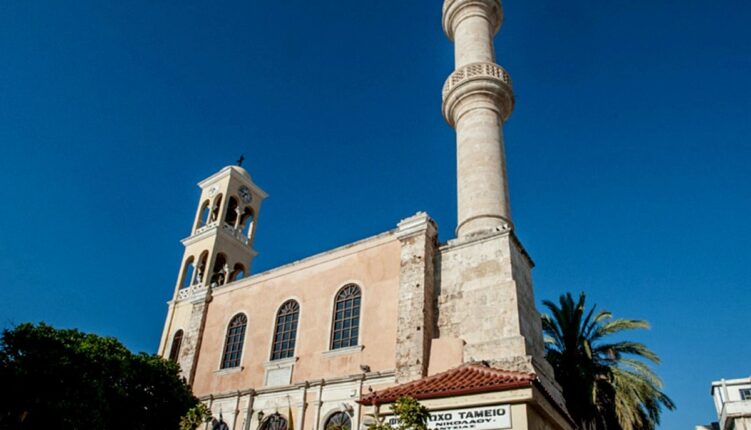 Visit Chania Old Town - Crete Greece Travel Guide